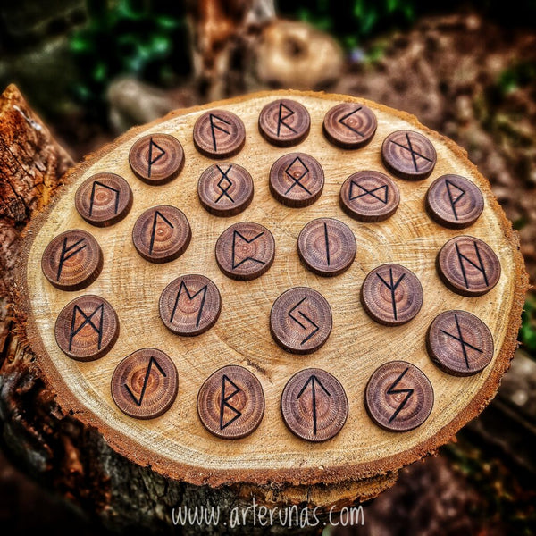 Set de 25 Runas del Futhark Antiguo artesanales – Arte Runas Artesanía